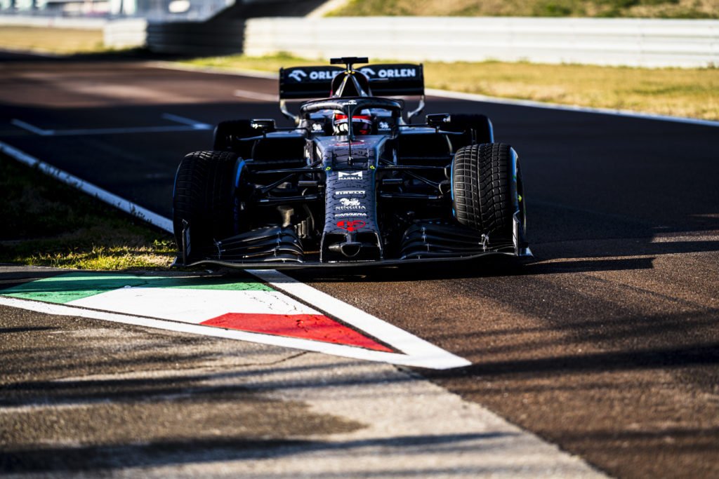 Alfa Romeo’s C39 makes track debut in test livery – Motorsport Week
