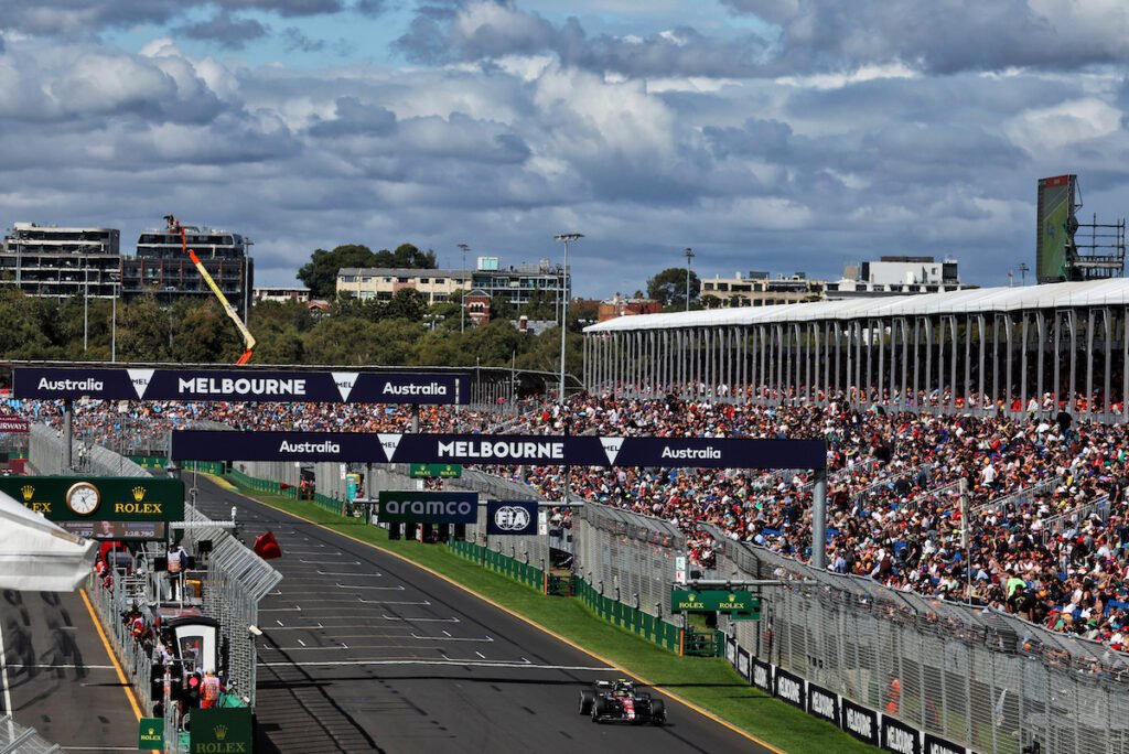 F1 has held talks to change Melbourne F1 race to night event ...