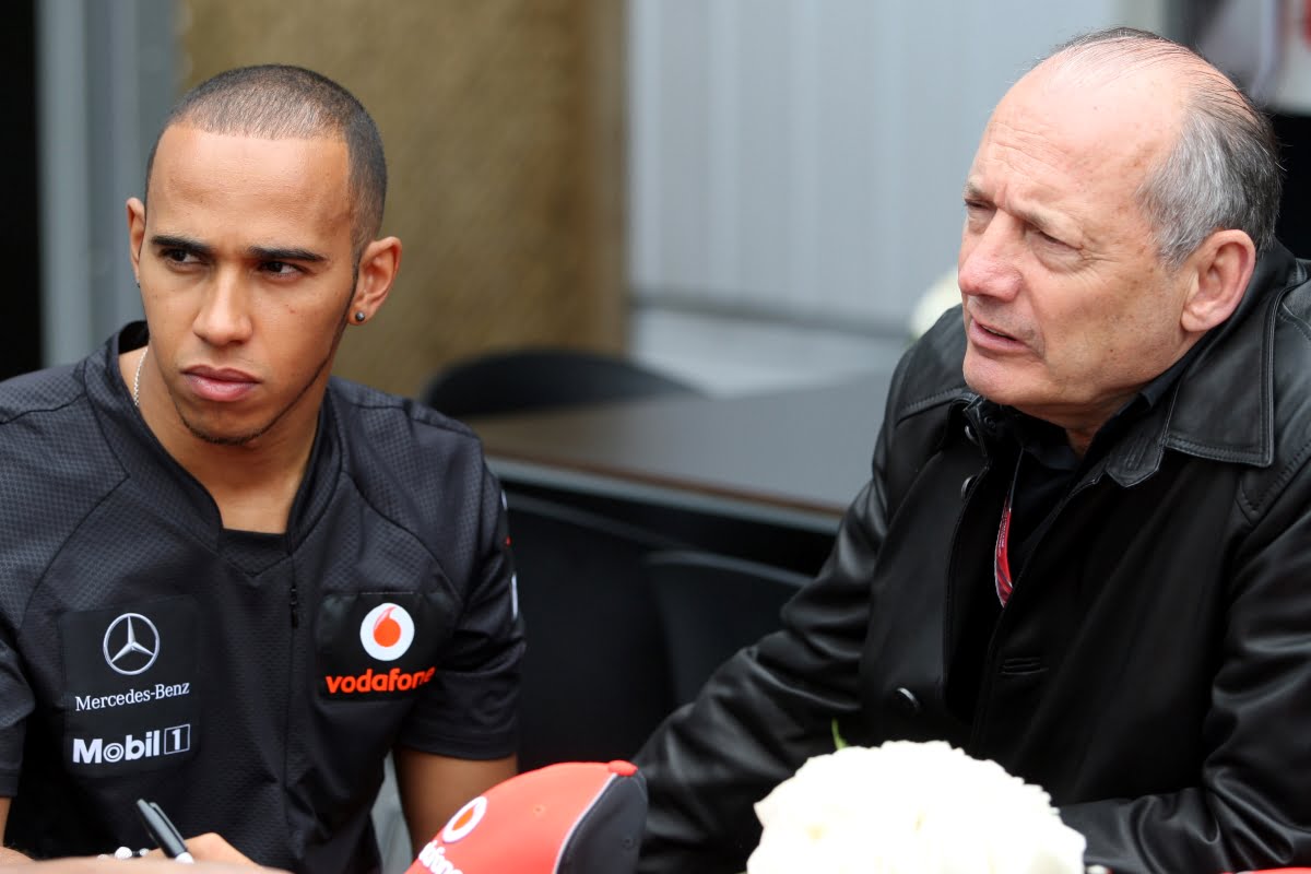 Hamilton compares Red Bull F1 tension to period at McLaren - Motorsport ...