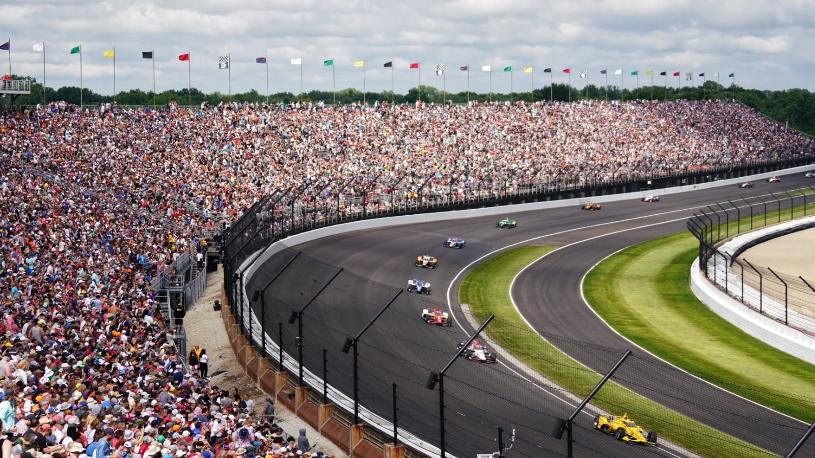 Newgarden goes back to back, wins rain-delayed Indy 500 - Motorsport Week