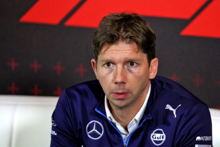 Vowles details how Sainz's entourage was integral to F1 move ...