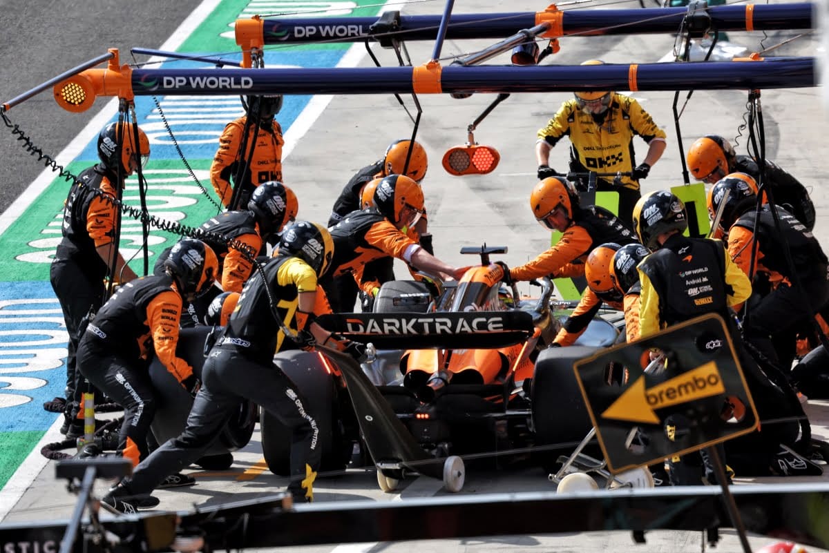 Albon highlights 'edge' Red Bull still boasts over McLaren in F1 - Motorsport Week